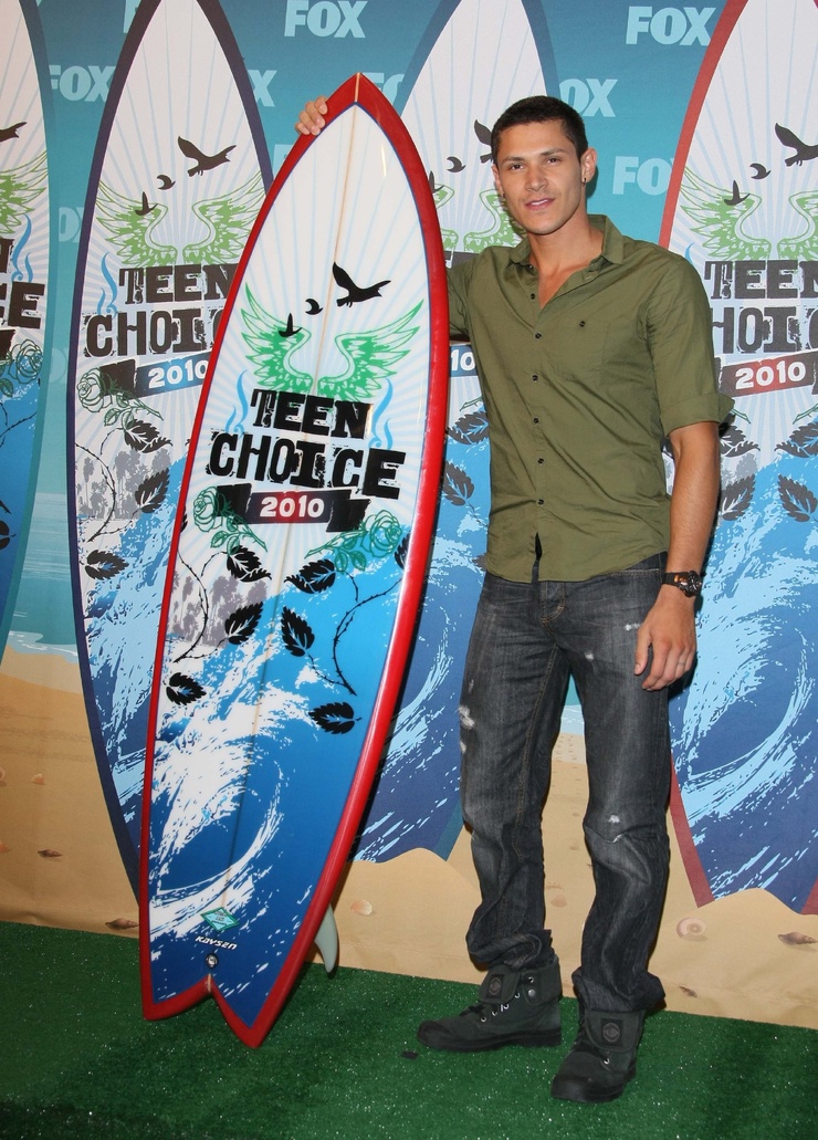 Alex Meraz image