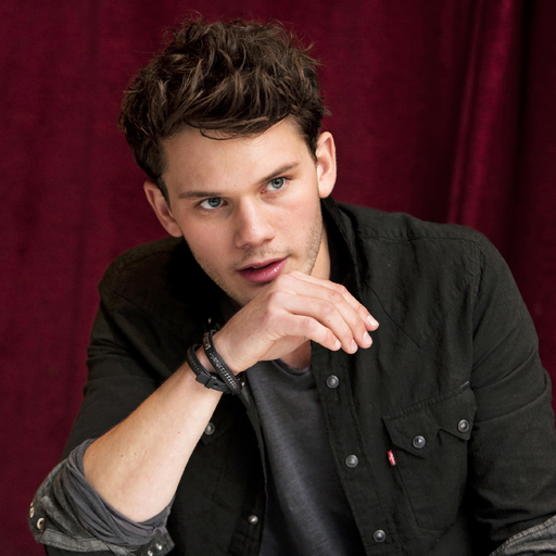 Picture of Jeremy Irvine