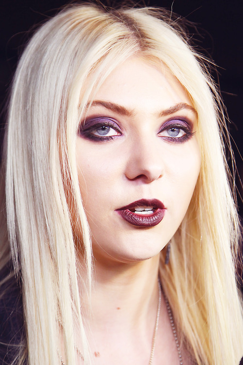 Picture of Taylor Momsen