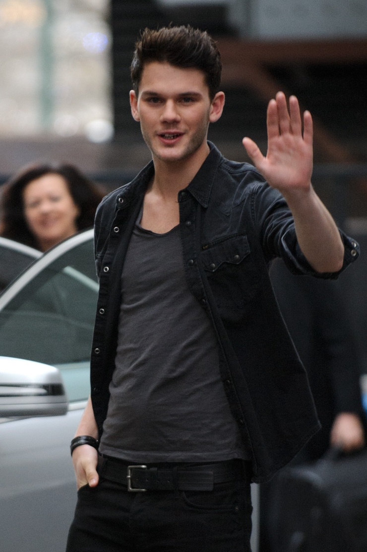 Picture of Jeremy Irvine