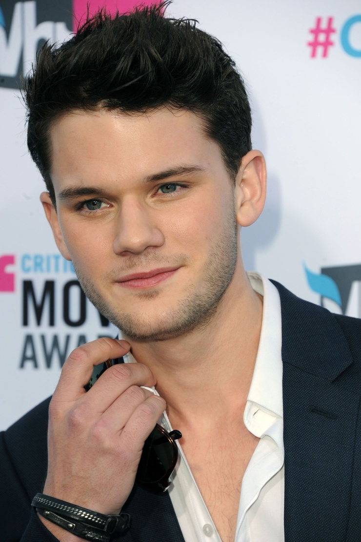 Picture of Jeremy Irvine