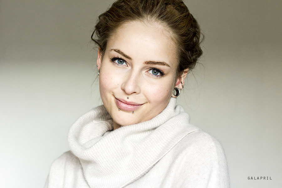 Picture of Anna April