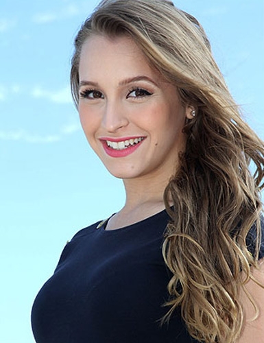 Picture of Carla Diaz