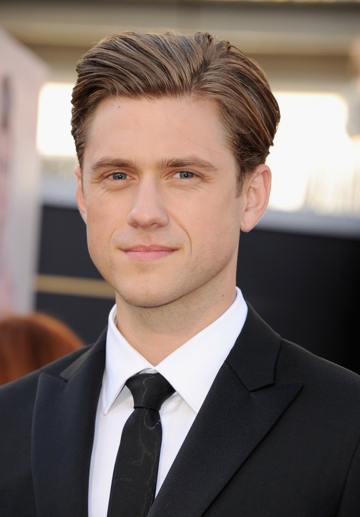 Picture of Aaron Tveit