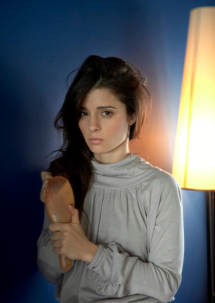Picture of Shiri Appleby