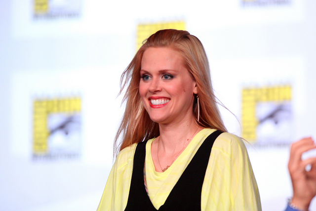 Janet Varney picture