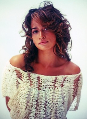 Nanda Costa image