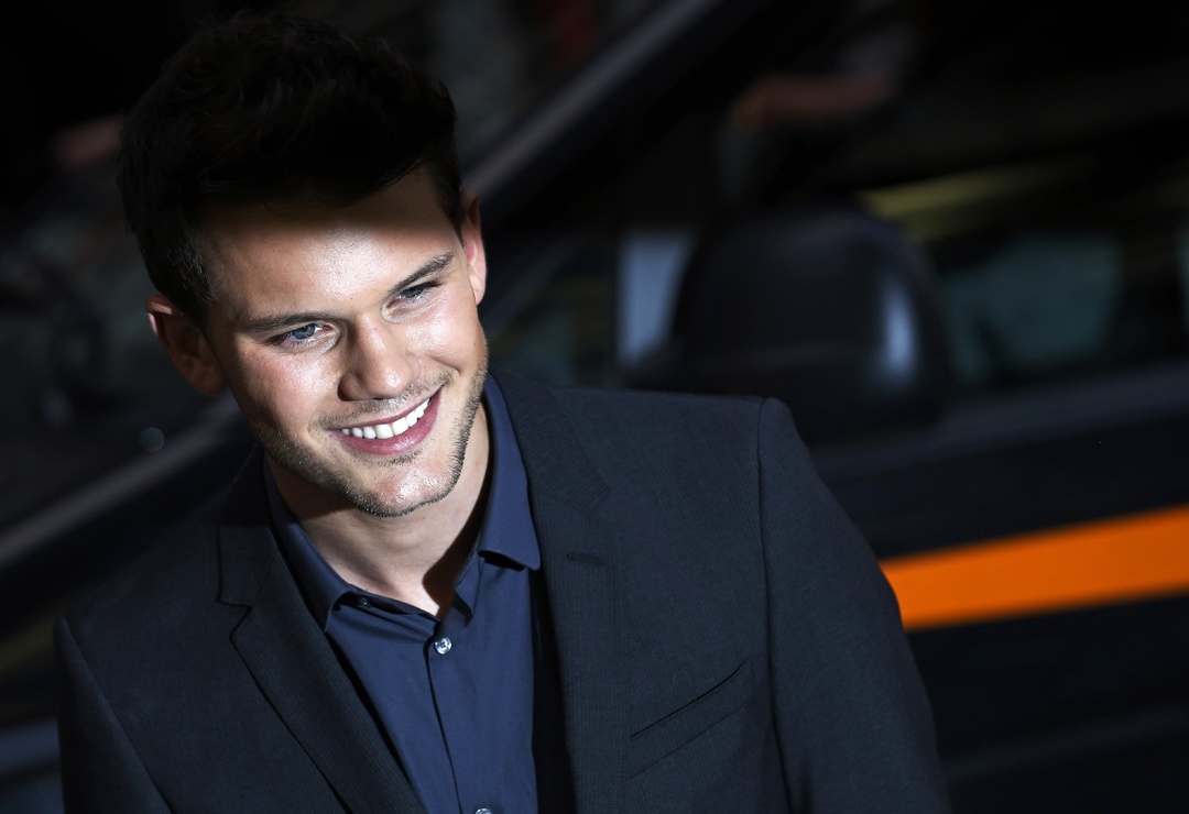 Picture of Jeremy Irvine