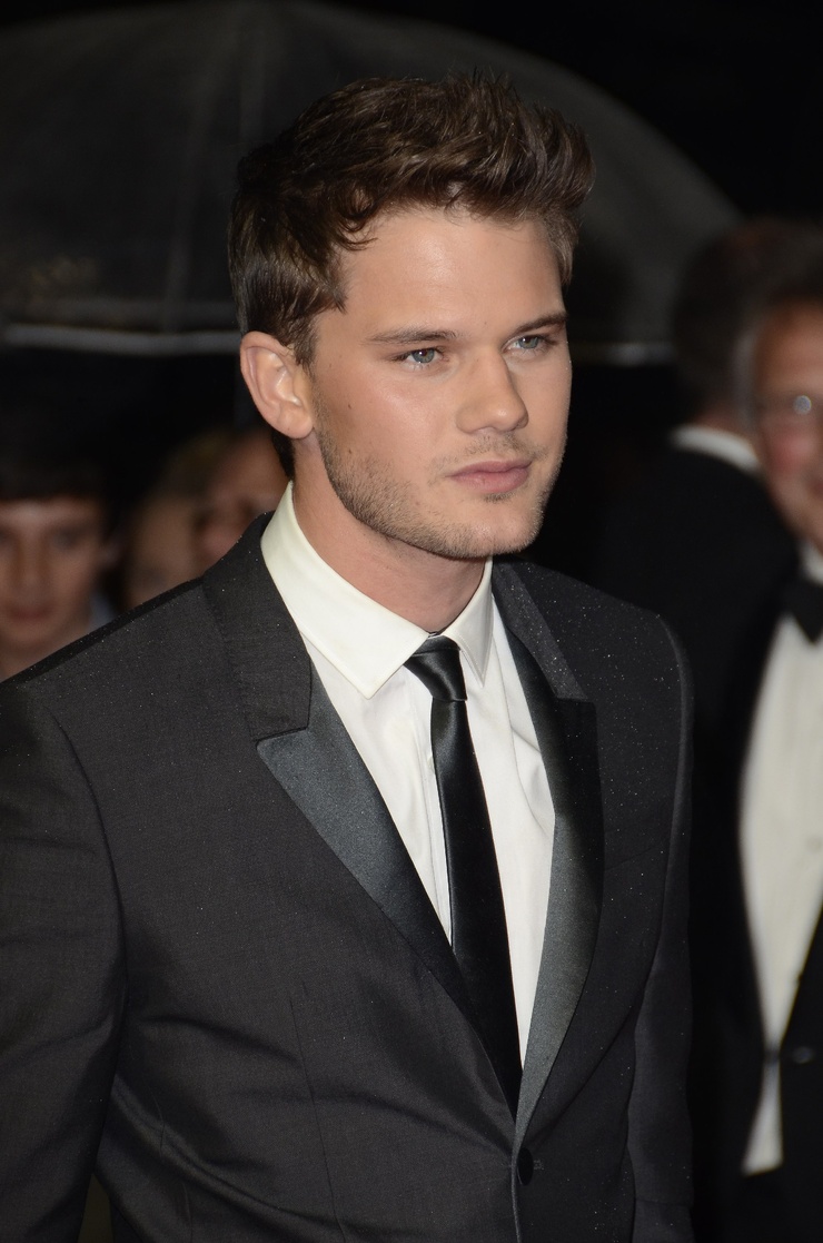 Picture of Jeremy Irvine