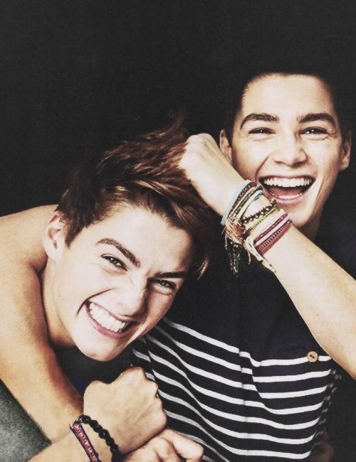 Finn Harries image