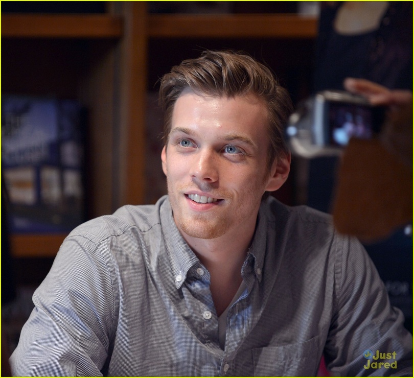 Picture of Jake Abel