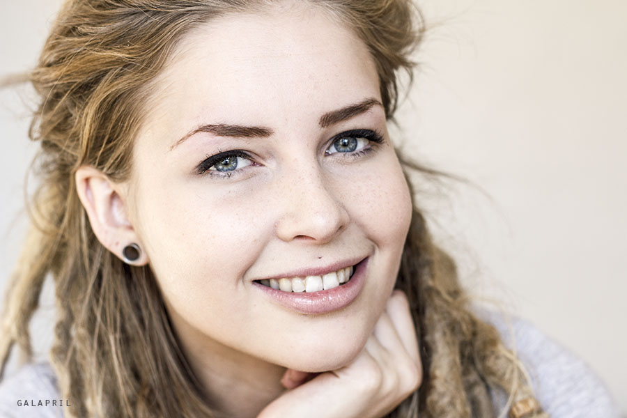 Picture of Anna April