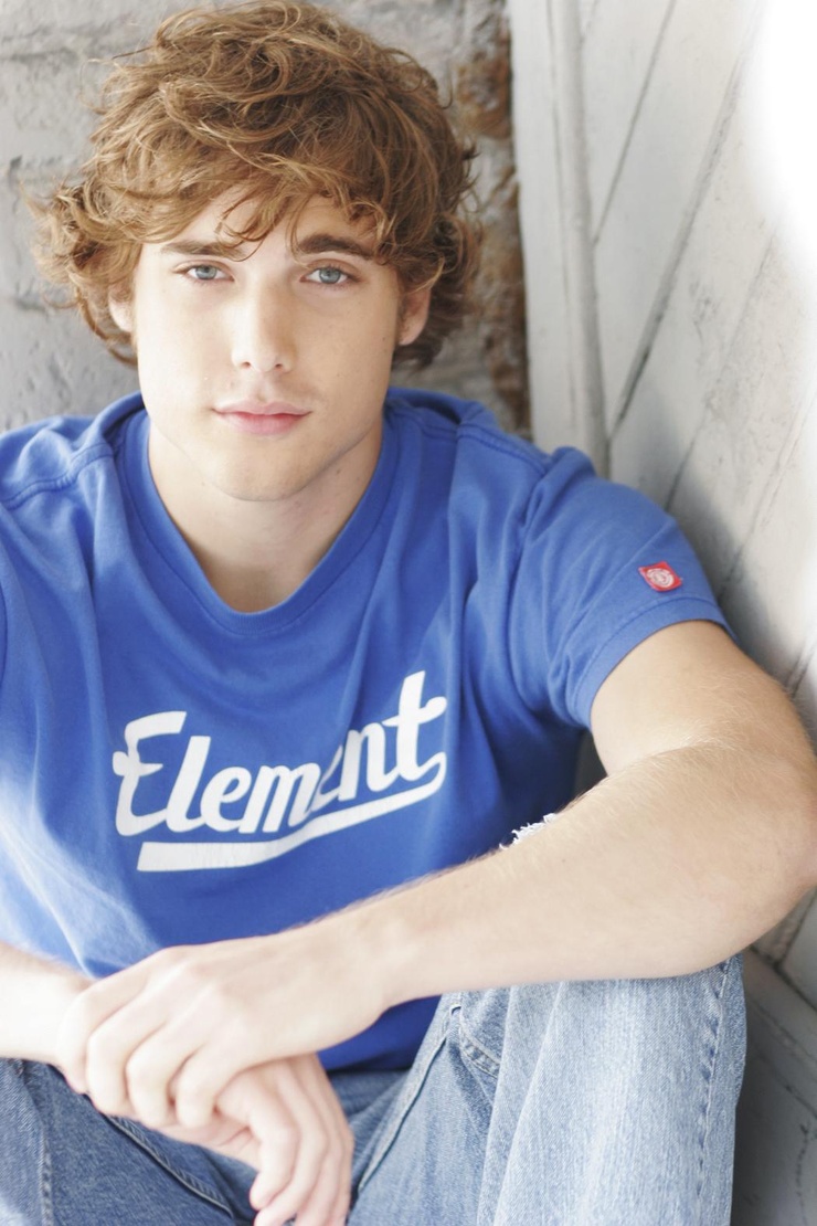 Picture of Dustin Milligan