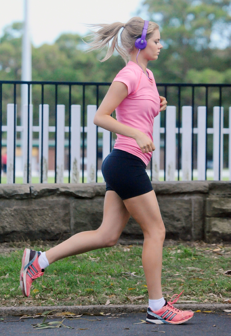 Samara Weaving picture