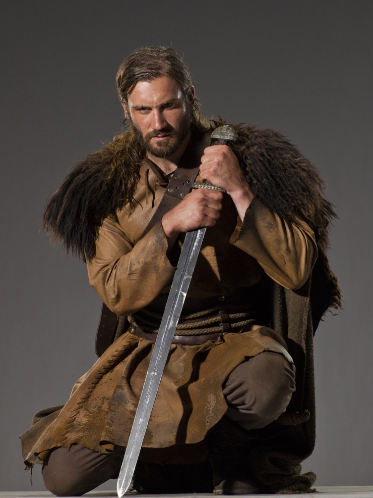 Clive Standen picture