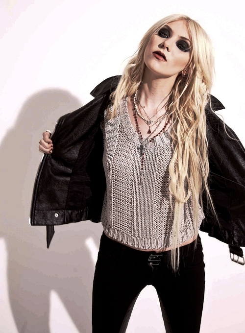 Picture of Taylor Momsen