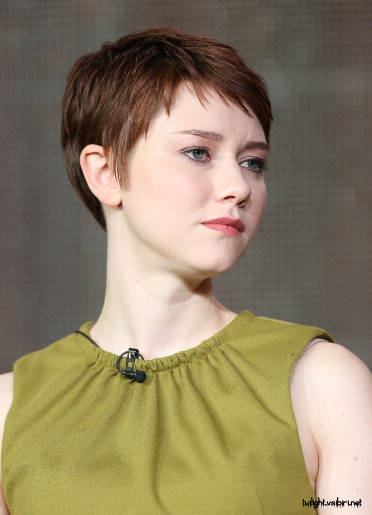 Valorie Curry picture