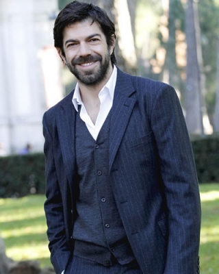 Pierfrancesco Favino picture