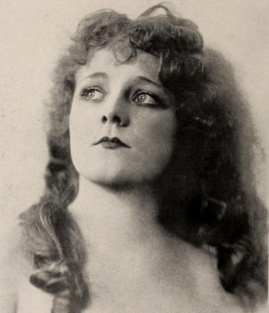 Picture of Alice Mann