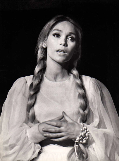 Picture of Estella Blain