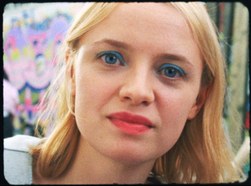 Sara Forestier is Clara in "Télé Gaucho"