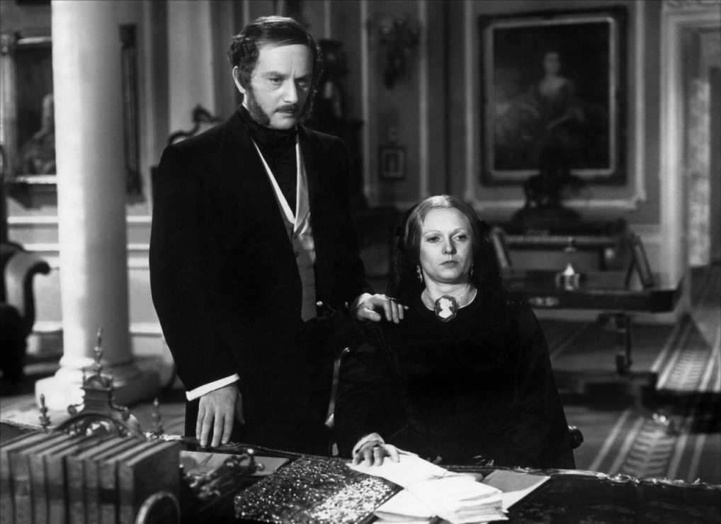 Picture of Anna Neagle