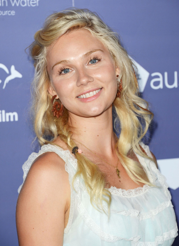 Clare Bowen image
