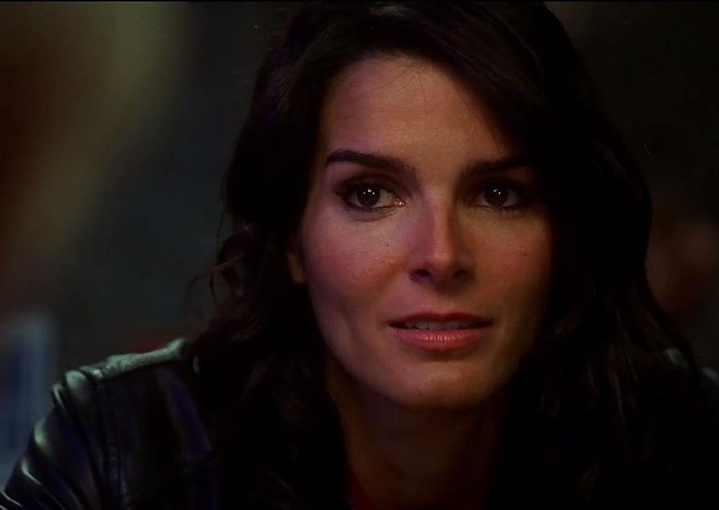Picture of Angie Harmon