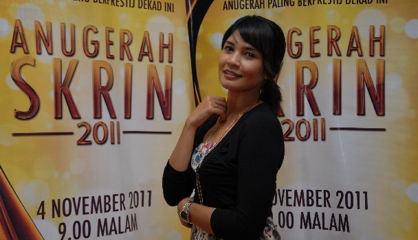 Picture of Izreen Azminda