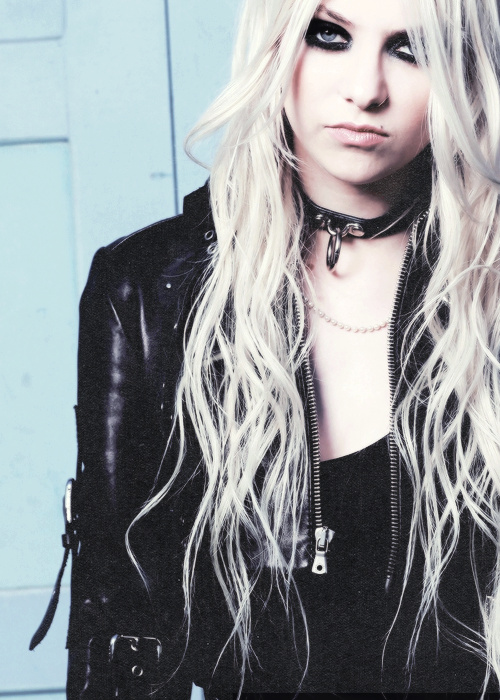 Picture of Taylor Momsen