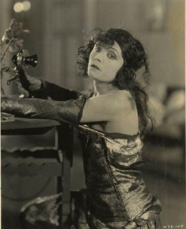 Image of Pola Negri