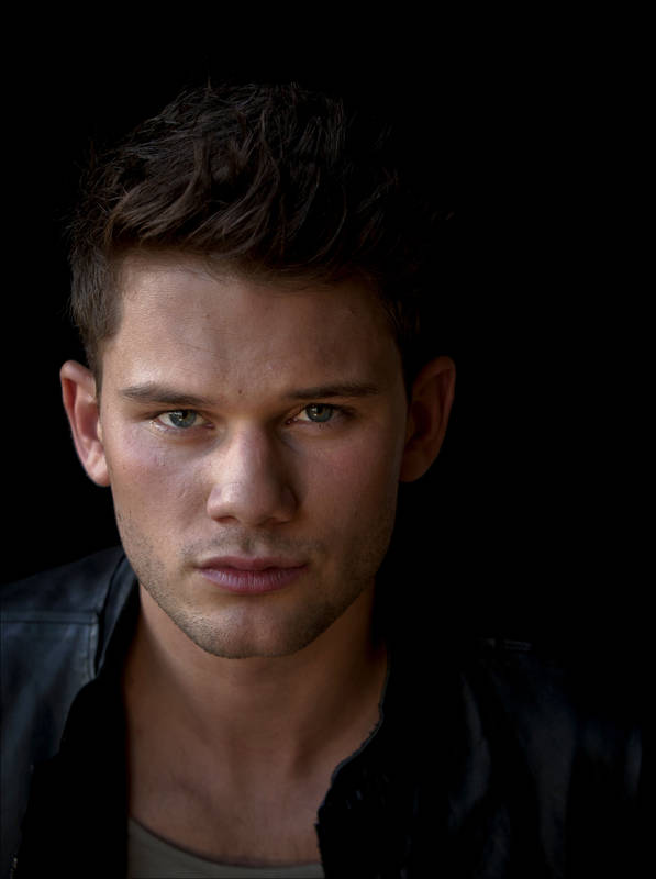 Jeremy Irvine image