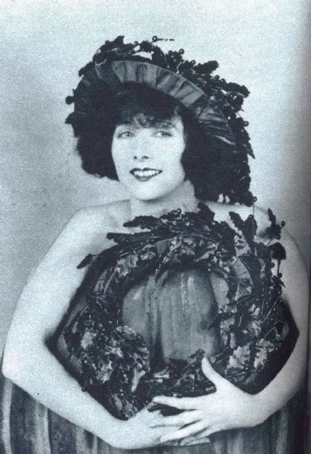 Mae Busch image
