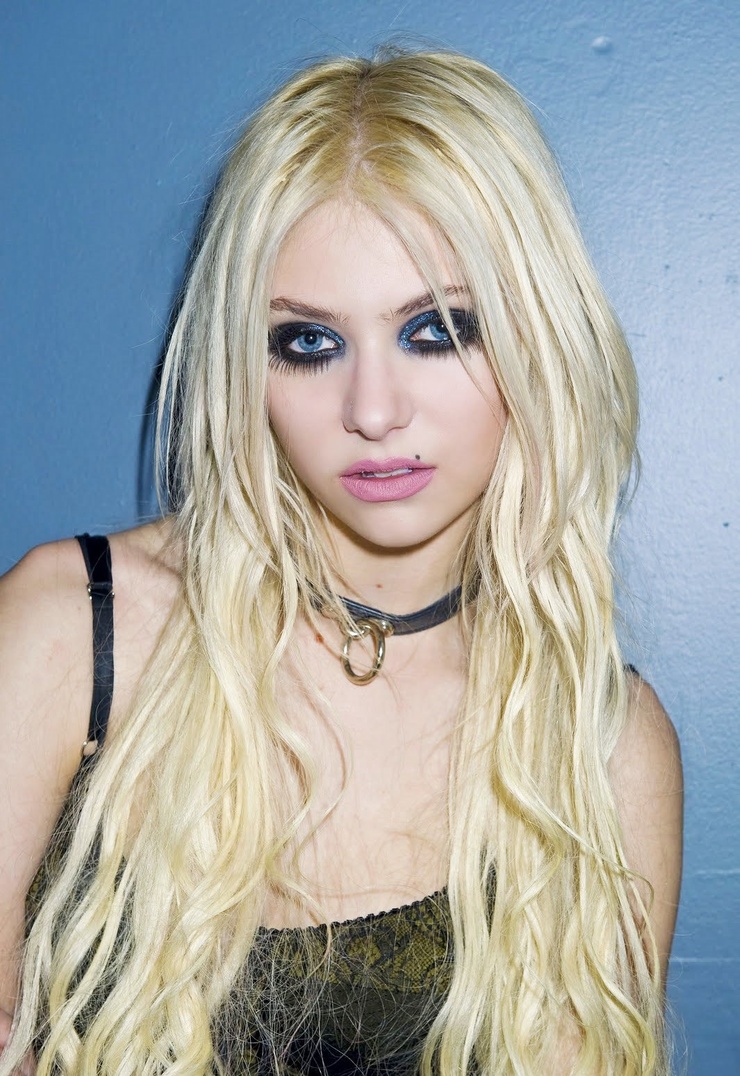 Picture of Taylor Momsen
