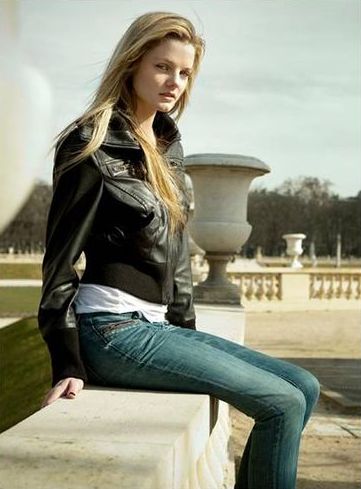 Whitney Jensen picture