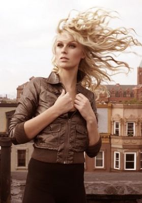 Picture of CariDee English
