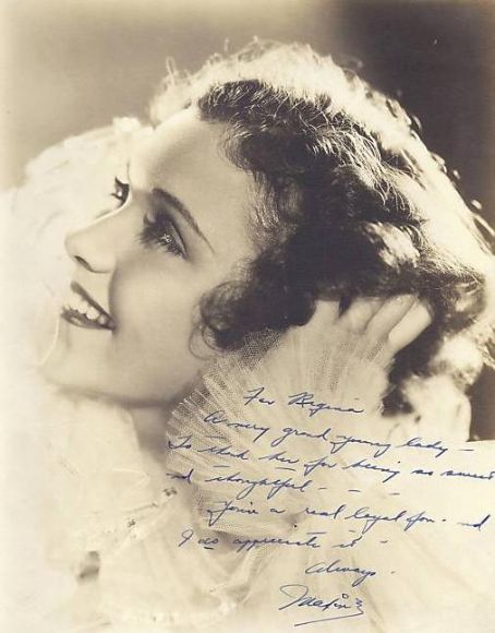 Maxine Doyle image