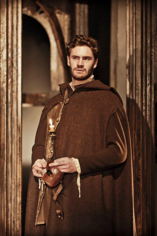 Tom Bateman image