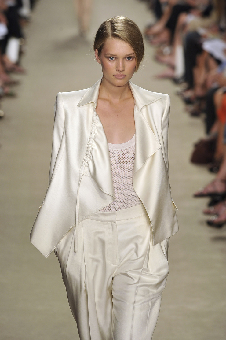 Picture of Toni Garrn