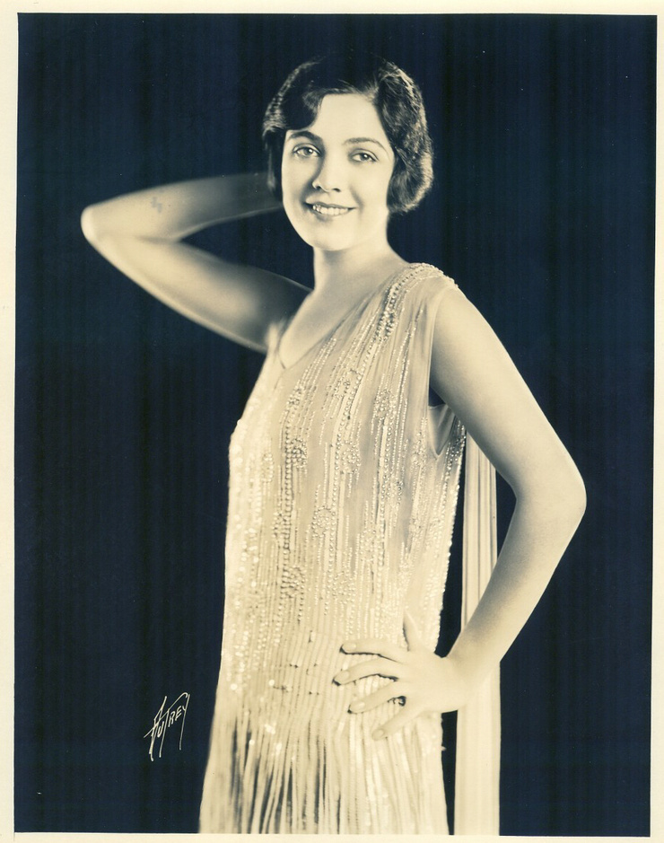 Image of Lila Lee