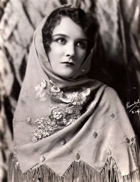 Mary Philbin picture