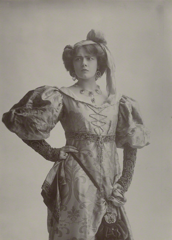 Image of Lily Brayton