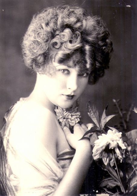 Picture of Joyce Compton