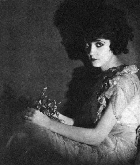 Picture of Dorothy Devore