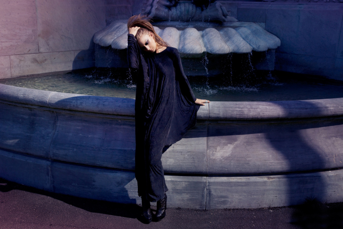 Avril Alexander image