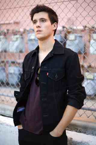 Picture of Drew Roy
