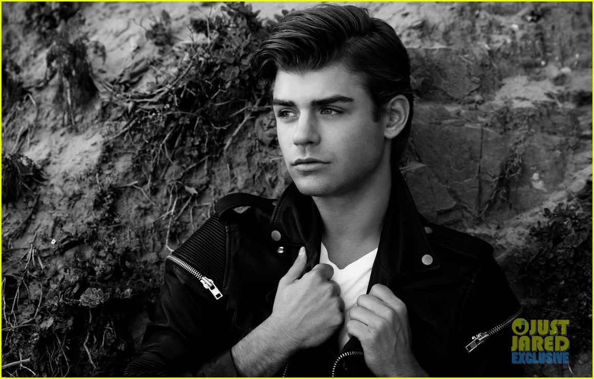 Picture of Garrett Clayton