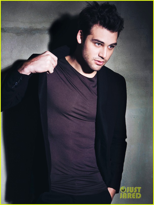 Ryan Guzman picture