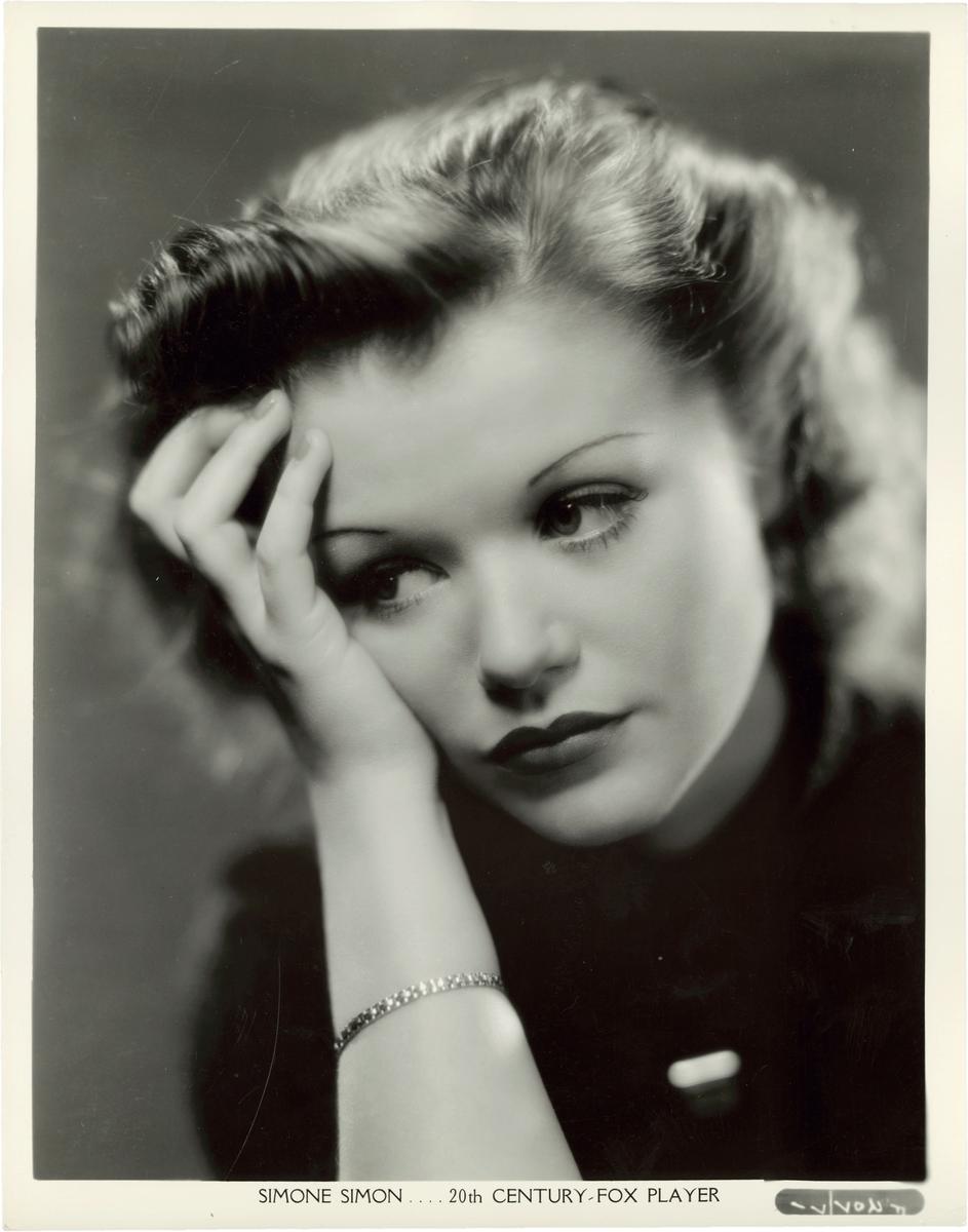 Picture of Simone Simon