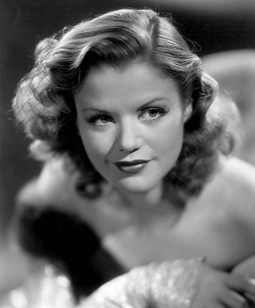 Picture of Simone Simon